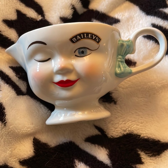 Kitchen | 1996 Limited Edition Baileys Irish Cream Winking Woman ...